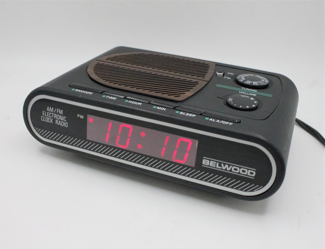 Vintage 1980s Digital Alarm Clock Radio AM/FM Tuner Red LED Lighted ...
