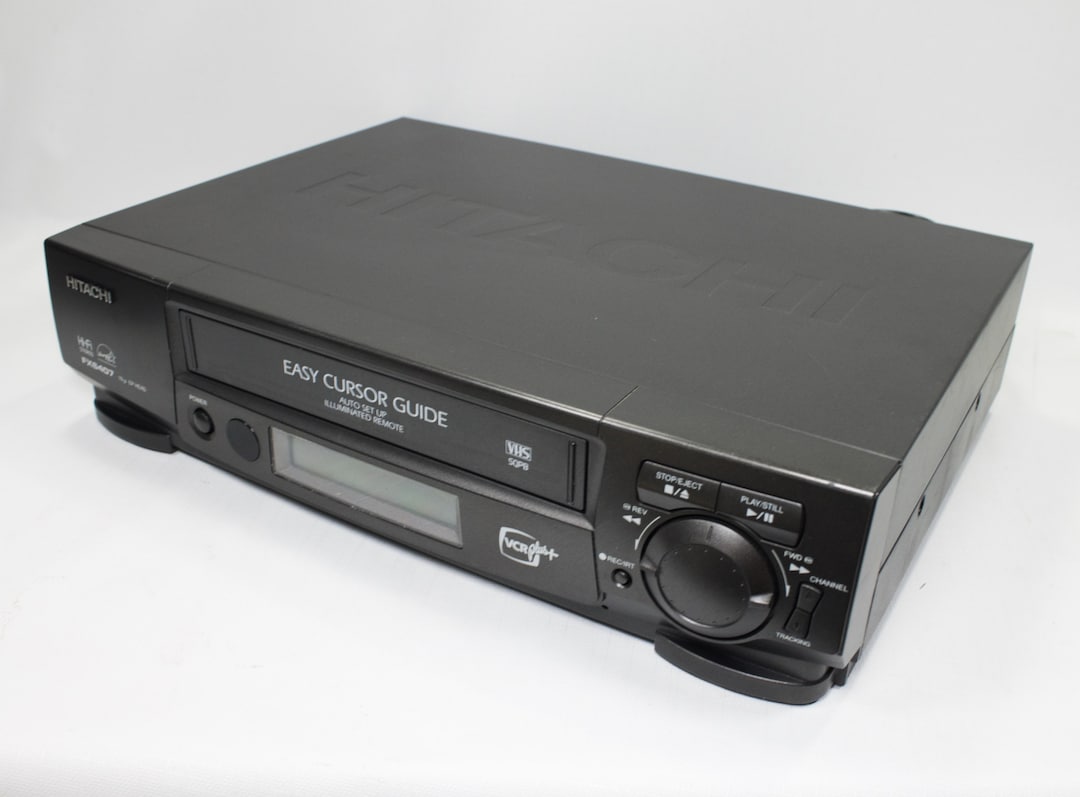 Vintage VCR Video Cassette VHS Tape Player Recorder Hi-fi Stereo Output ...