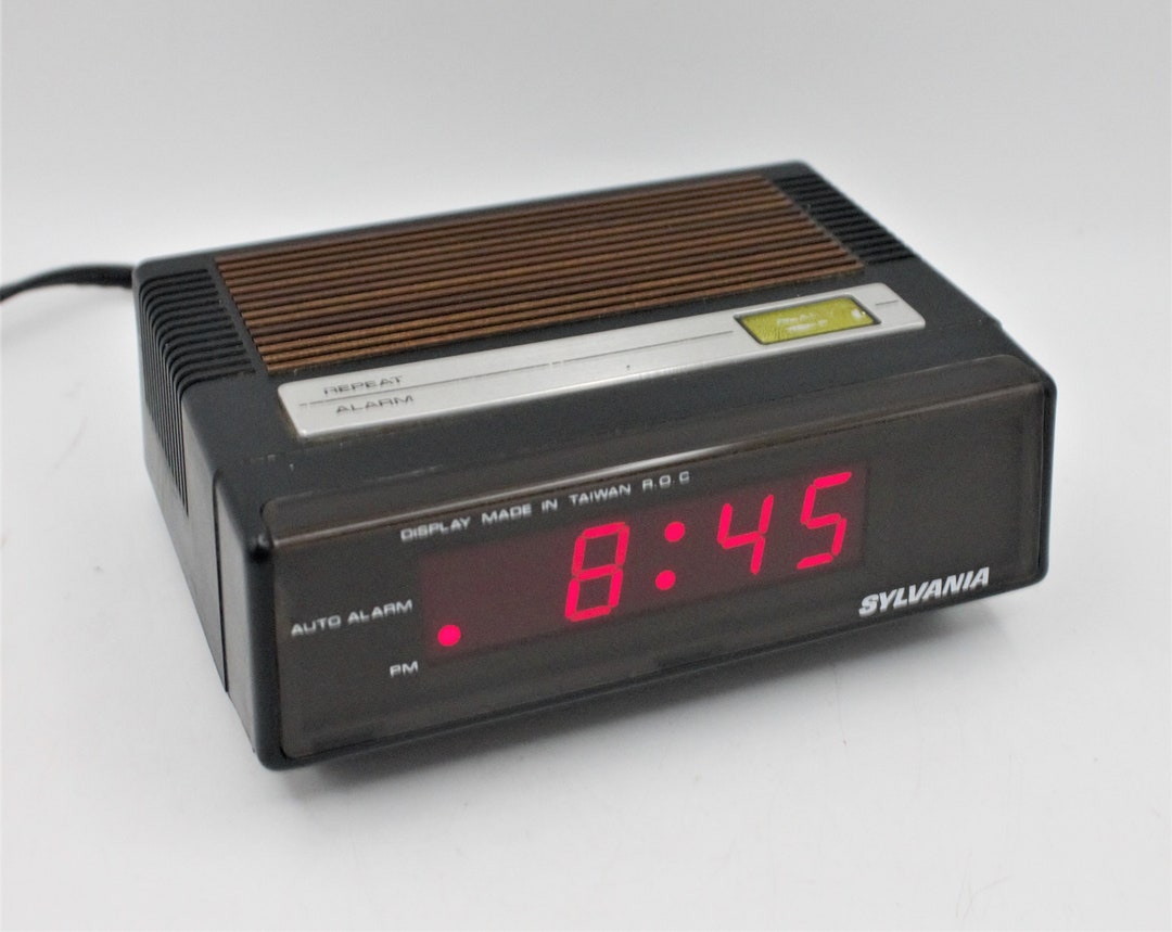 Vintage Digital Alarm Clock Woodgrain Red LED Lighted Time Display ...