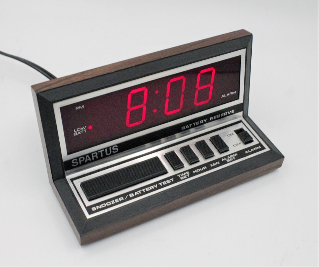 Vintage Digital Alarm Clock Electronic Red LED Time Lighted Display ...