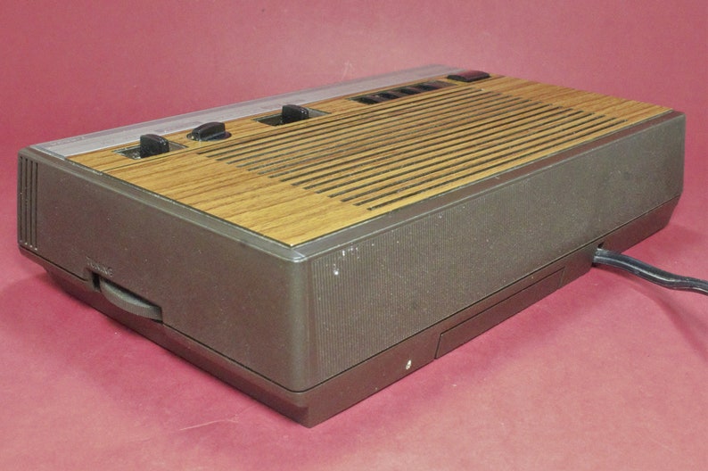 Vintage Digital Alarm Clock AM-FM Radio Tuner Walnut Woodgrain - Etsy Vintage Digital Alarm Clock AM-FM Radio Tuner Walnut Woodgrain - Etsy