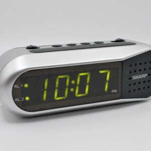 Vintage Digital Alarm Clock Green Lit Time Display Mini Silver Hi-tech ...