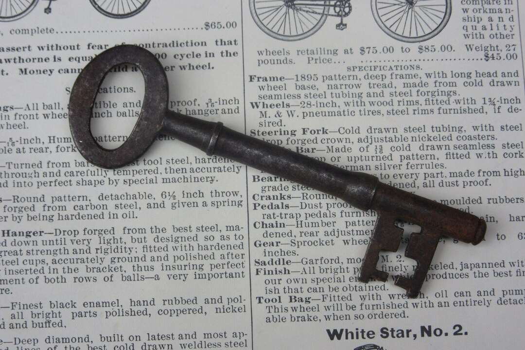 Vintage Skeleton Key Antique Skeleton Key Metal Old Key Authentic ...