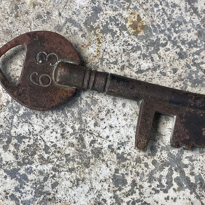 Old Skeleton Keys - Etsy