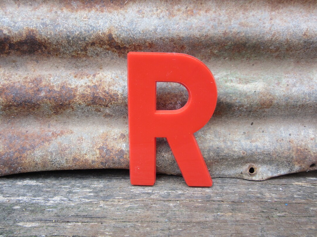 Vintage Letter Sign 6 Inch Letter R Sign Red Simple Font Plastic Letter ...