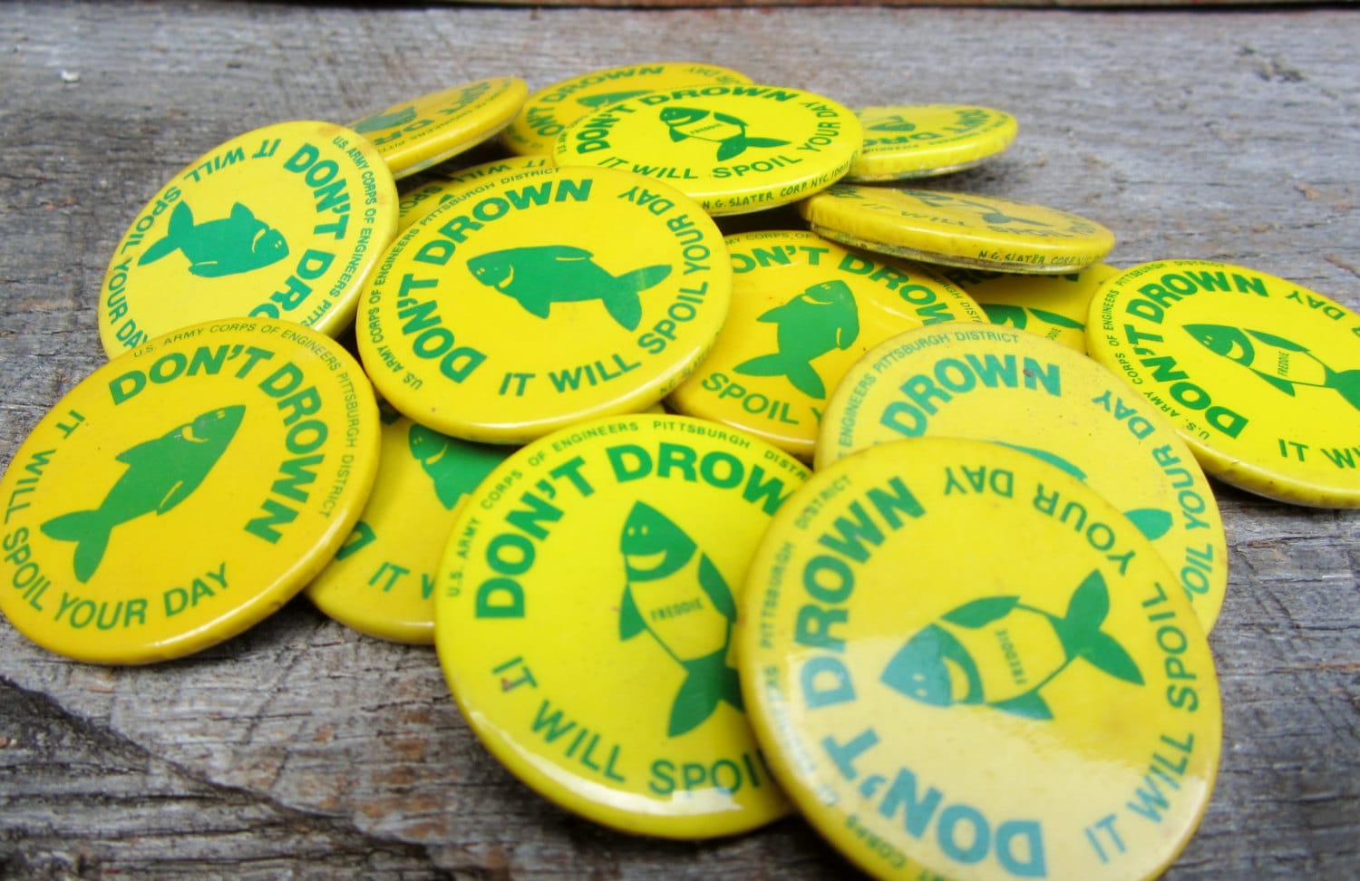 1 Vintage Pinback Button Freddie the Fish Don't Drown It Will Spoil ...