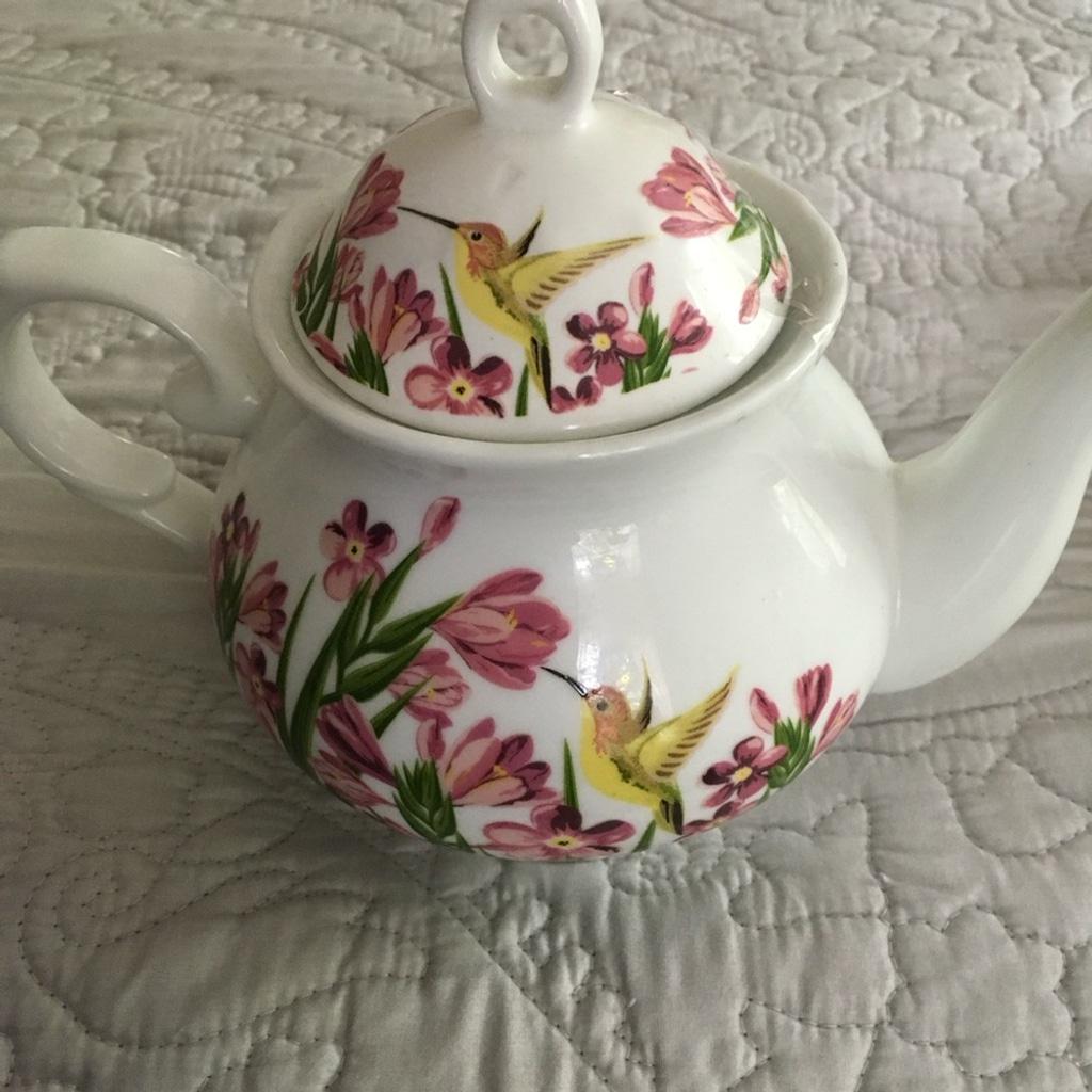 Teapot Floral Vintage With Hummingbird Motif, Pink, White, Green ...