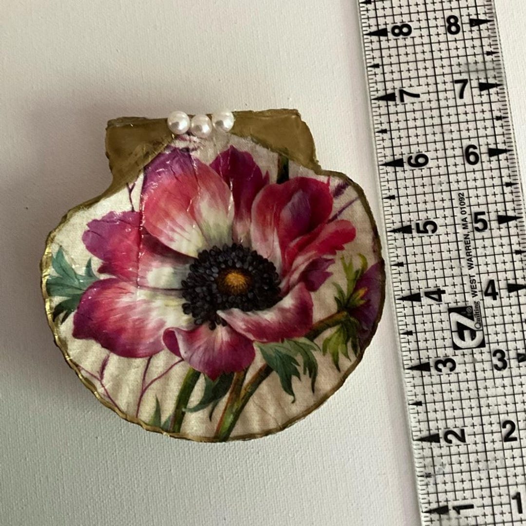 Scalloped Clam Shell Decoupaged and Hand Painted With Gold Leaf Jewelry ...
