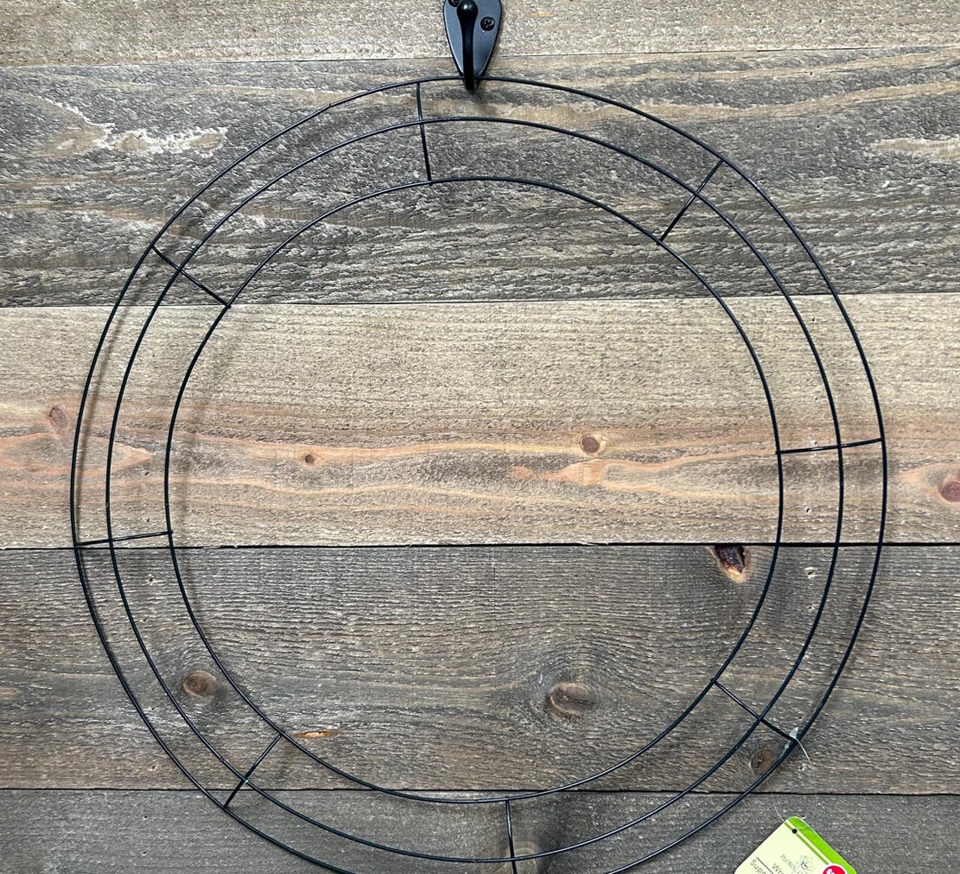 18 Inch Wire Wreath Frame Form: 18inch, Flat, Metal, Green, 3 Rings ...