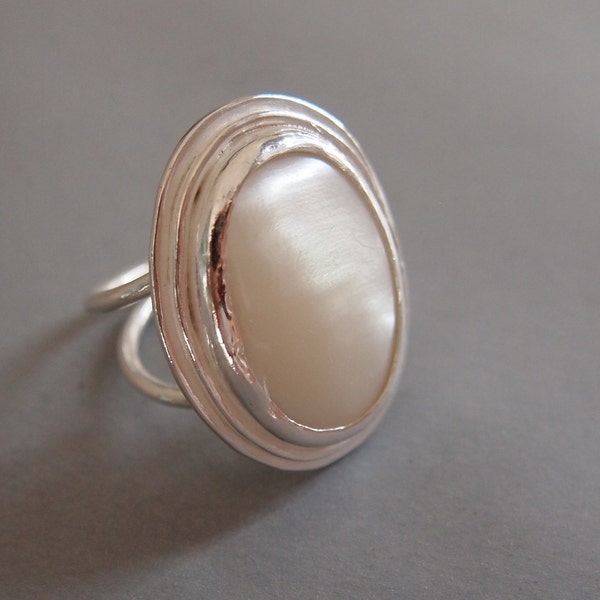 Modern Pearl Ring - Etsy