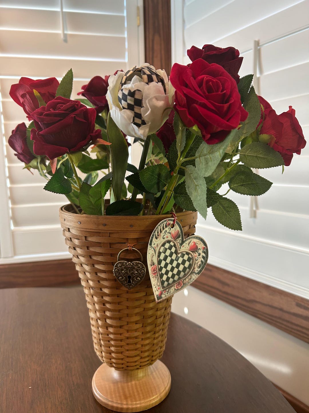 Longaberger Collectors Club Floral Vase With Protector, Red Roses ...