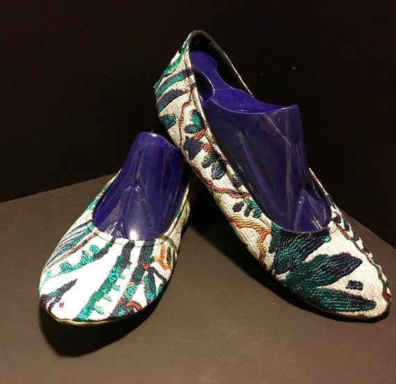 Items similar to Floral Tapestry Handmade Ballet Slippers Barefoot ...