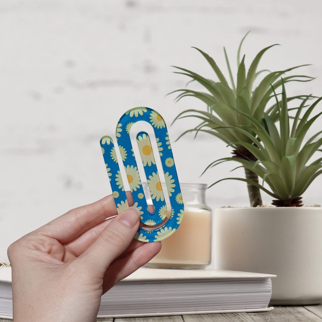 Blue Daisy Acrylic Paperclip Bookmark | Floral Page Holder - Etsy