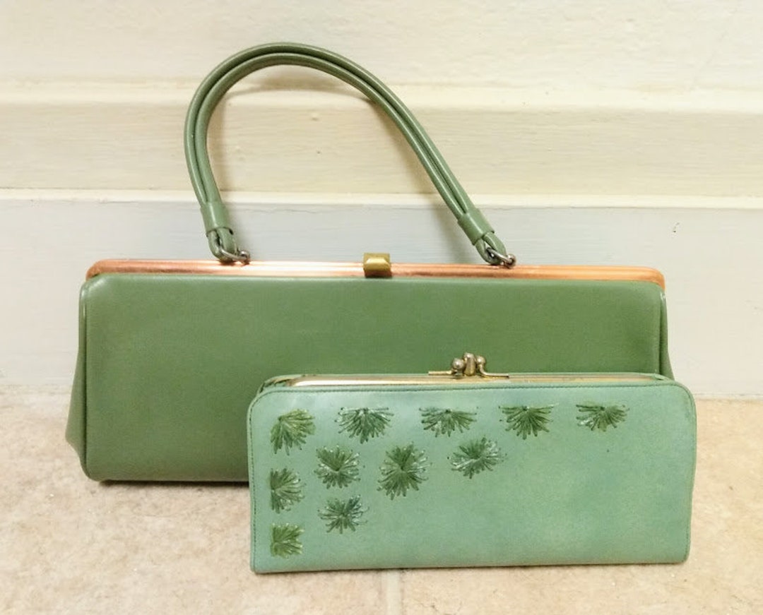Vintage 1960s 60s Green Faux Leather Handbag Purse Pocketbook With ...