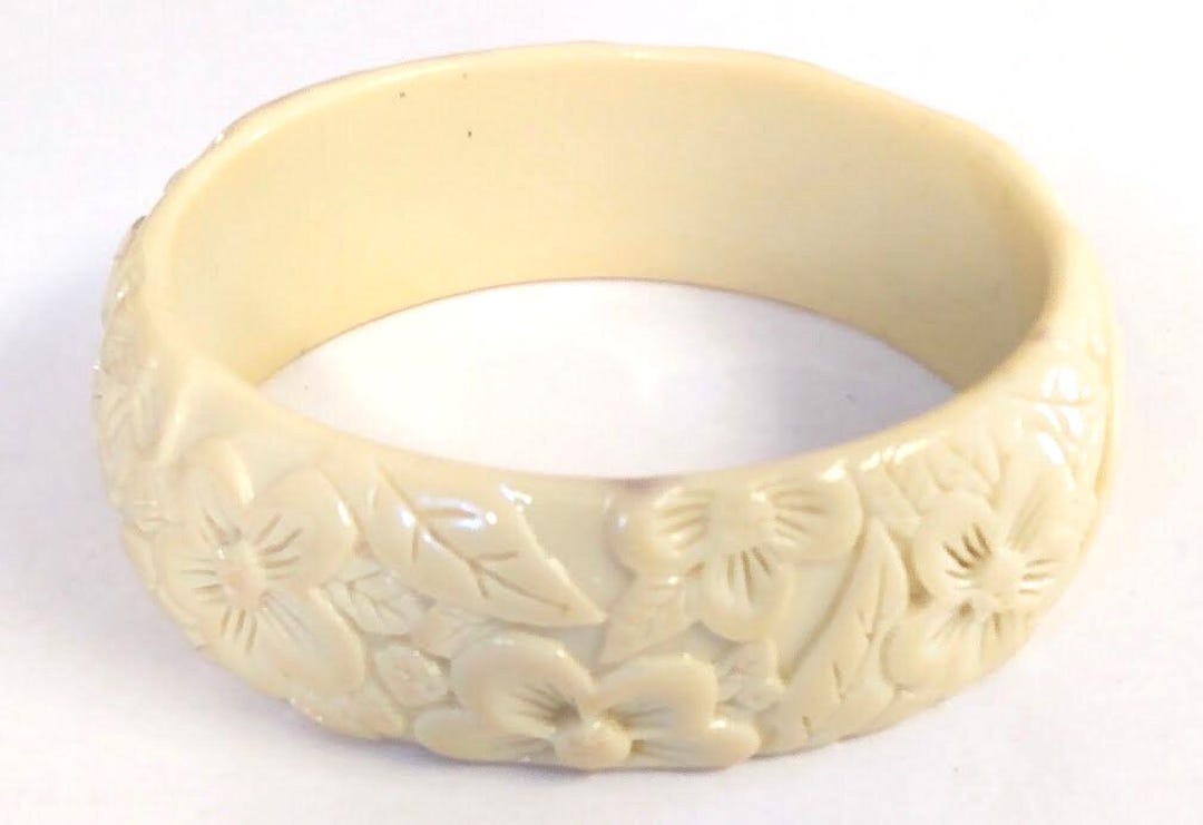 Vintage Cream Ivory Carved Celluloid Plastic Bangle Bracelet MCM - Etsy