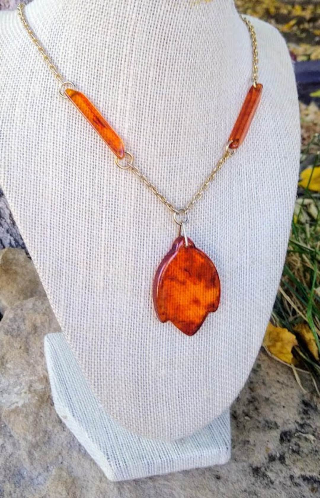 Vintage Bakelite Leaf Pendant Necklace/ Tested/ Bakelite Jewelry/ Iced ...