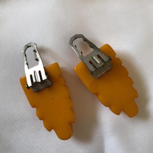 Vintage 30s 40s PAIR Butterscotch Bakelite Dress Clips Art Deco Deeply ...