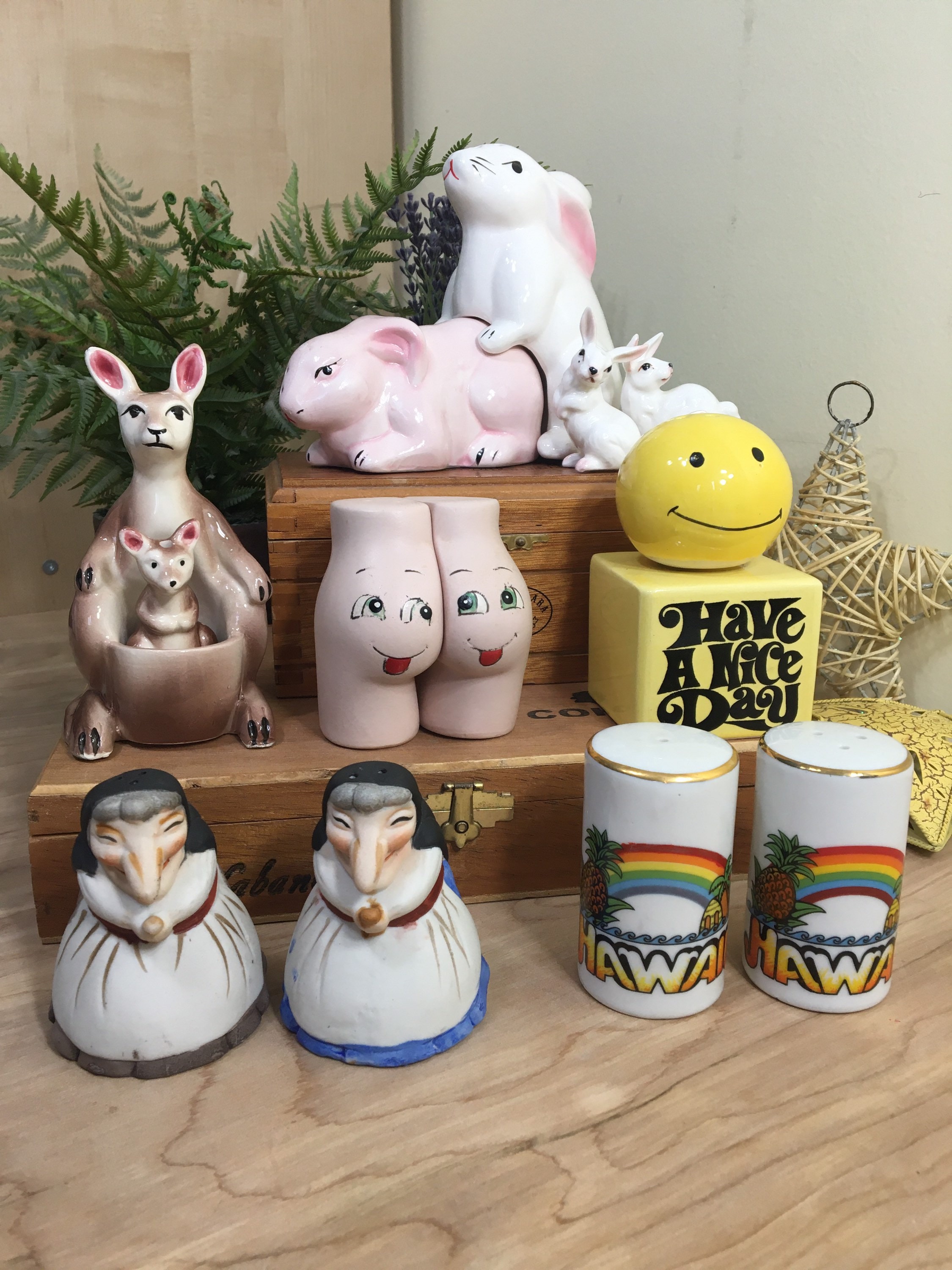 Dining & Serving Kitchen & Dining Ceramic Salt and Pepper Shakers With ...