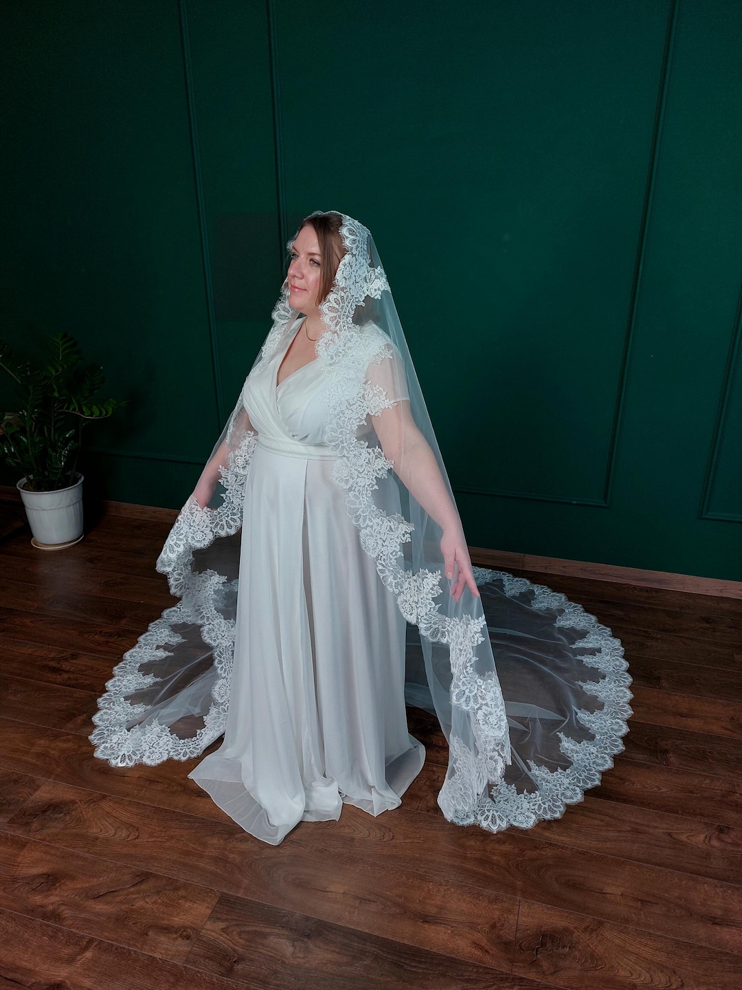 Spanish Mantilla Wedding Veil Lace Trim Cathedral Veil Ivory With Full ...