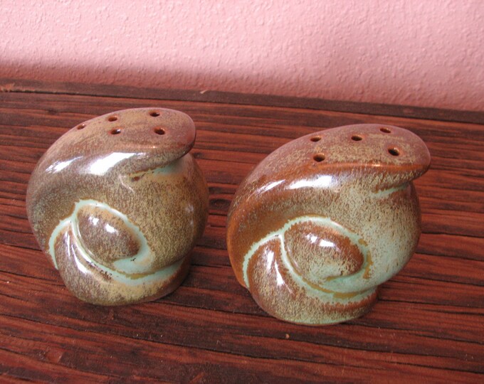 Frankoma Snail Salt and Pepper Shakers in Prarie Green - Etsy
