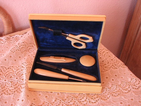 Celluloid Manicure Set in Case - Gem