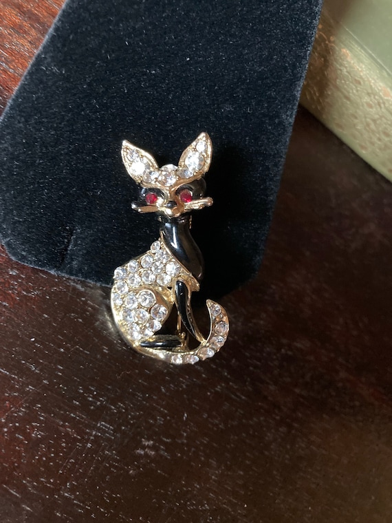 Vintage Brooch Black Cat Gem