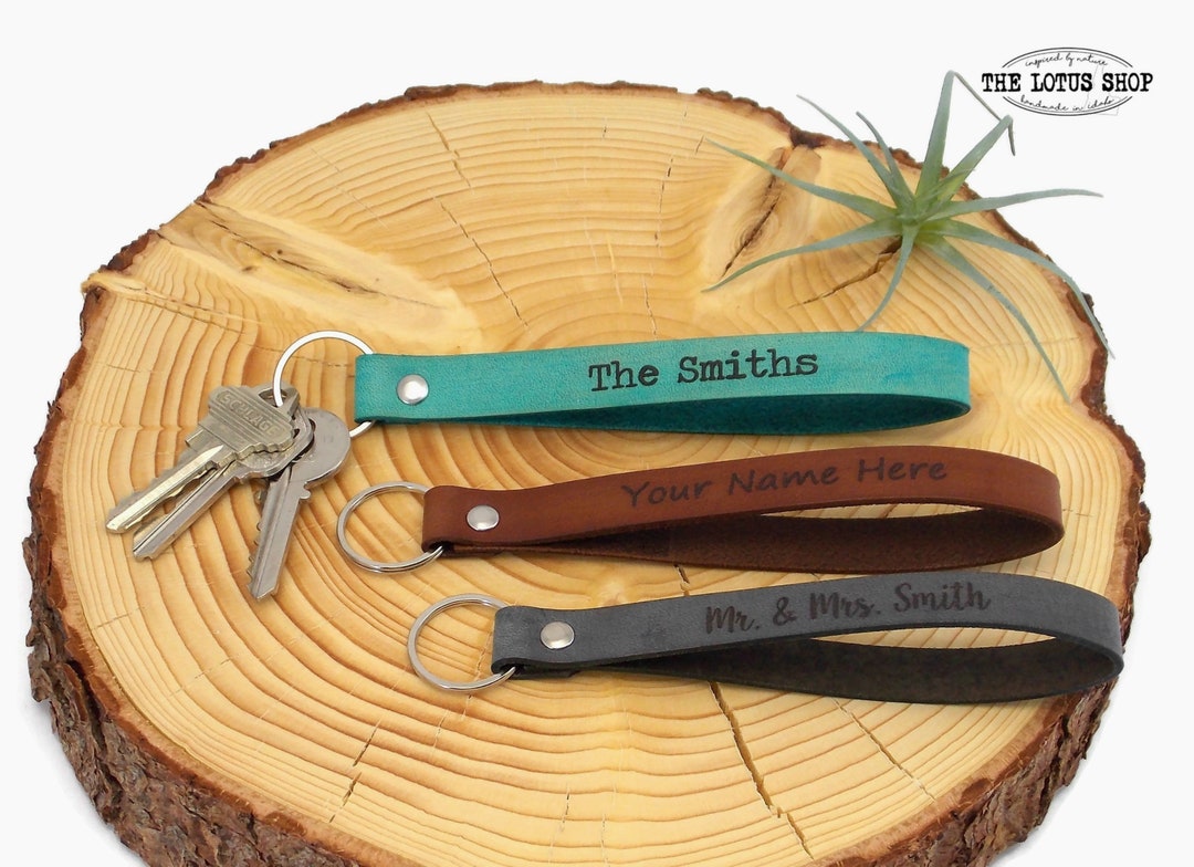 Custom Leather Keychain With the Name of Your Choice, Personalized Name ...