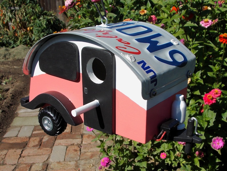 Hanging Retro RV Birdhouse for Small Bird, Vintage Style Teardrop ...