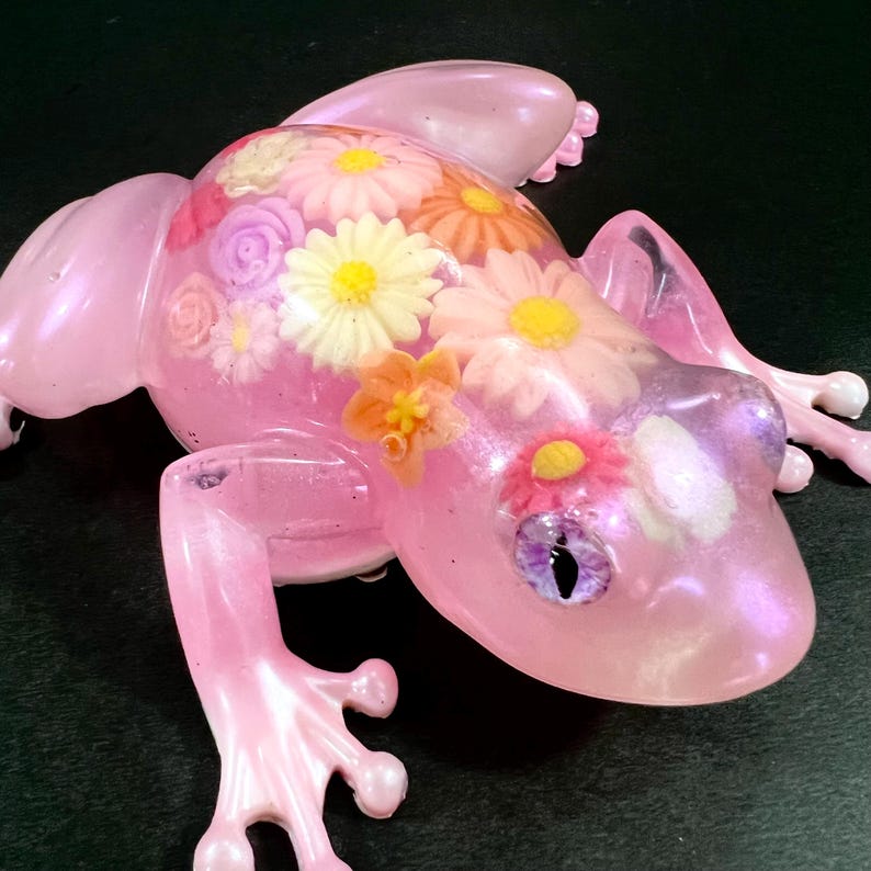 Handmade Pink Flower Bead Resin Frog Art Figurine • Home & Garden Decor ...