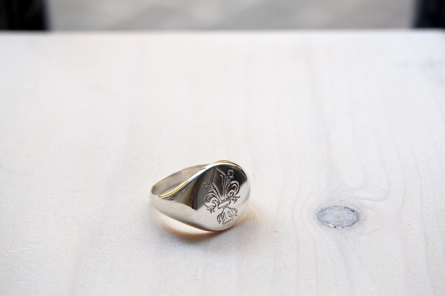 Fleur De Lis Signet Ring, Hand Engraved Sterling Silver, Unisex - Etsy