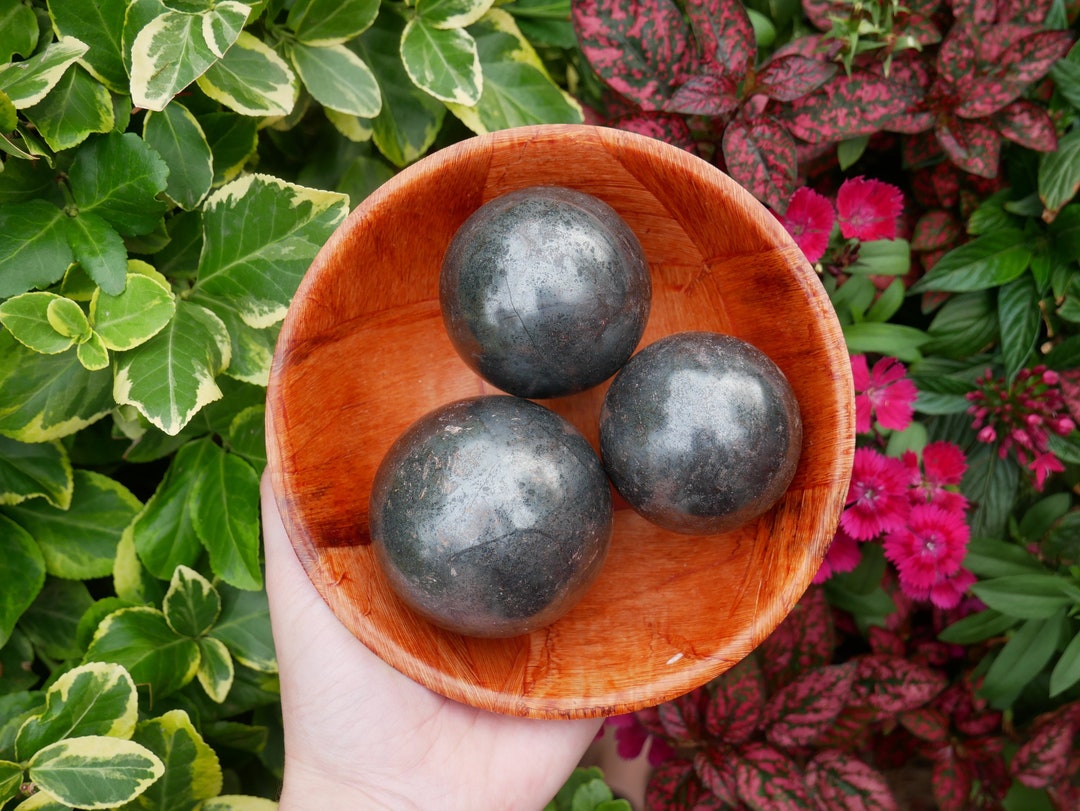Hematite SPHERES Crystal Spheres Crystal Balls Crystal Orbs Grounding ...