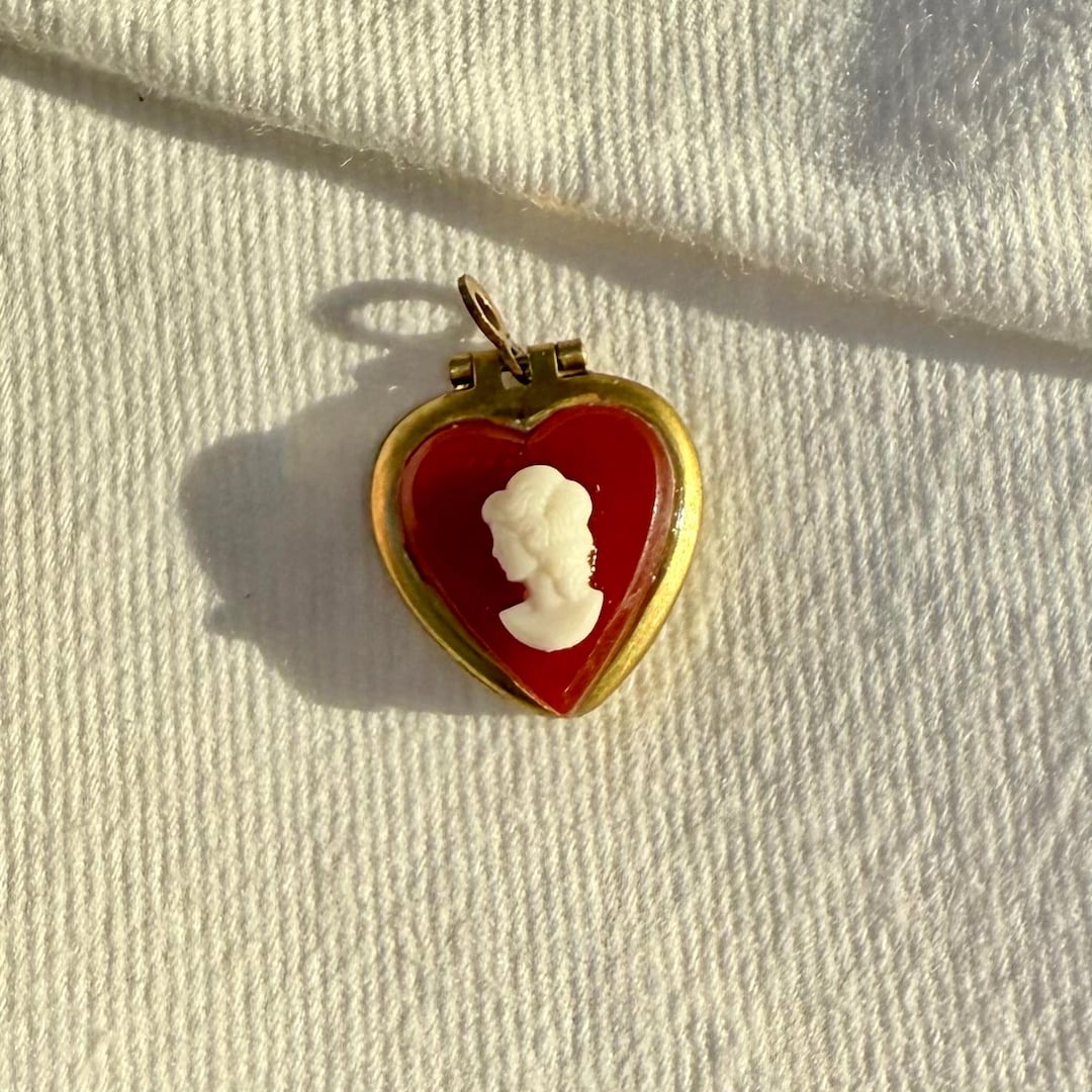 Vintage Small Red Cameo Heart Locket - Mini Vintage Brass Heart Locket ...