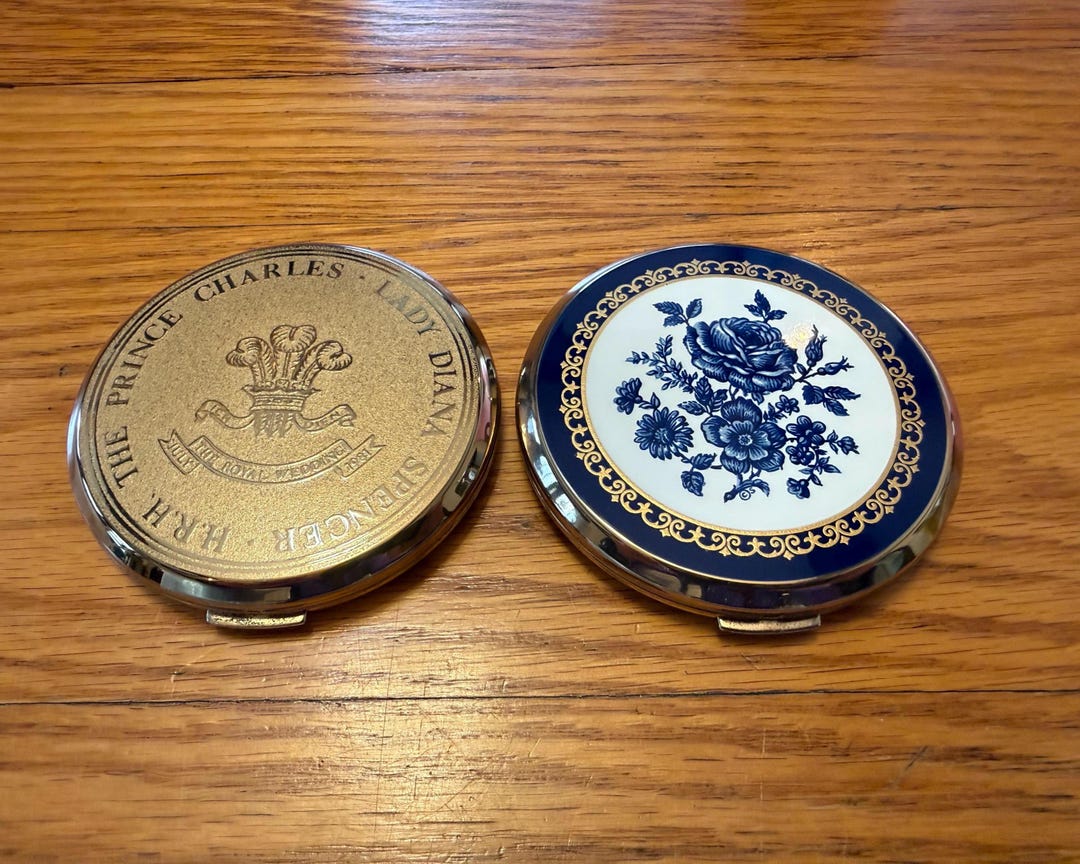 Vintage Stratton Powder Compact – Gold Royal Wedding, Blue Floral - Etsy