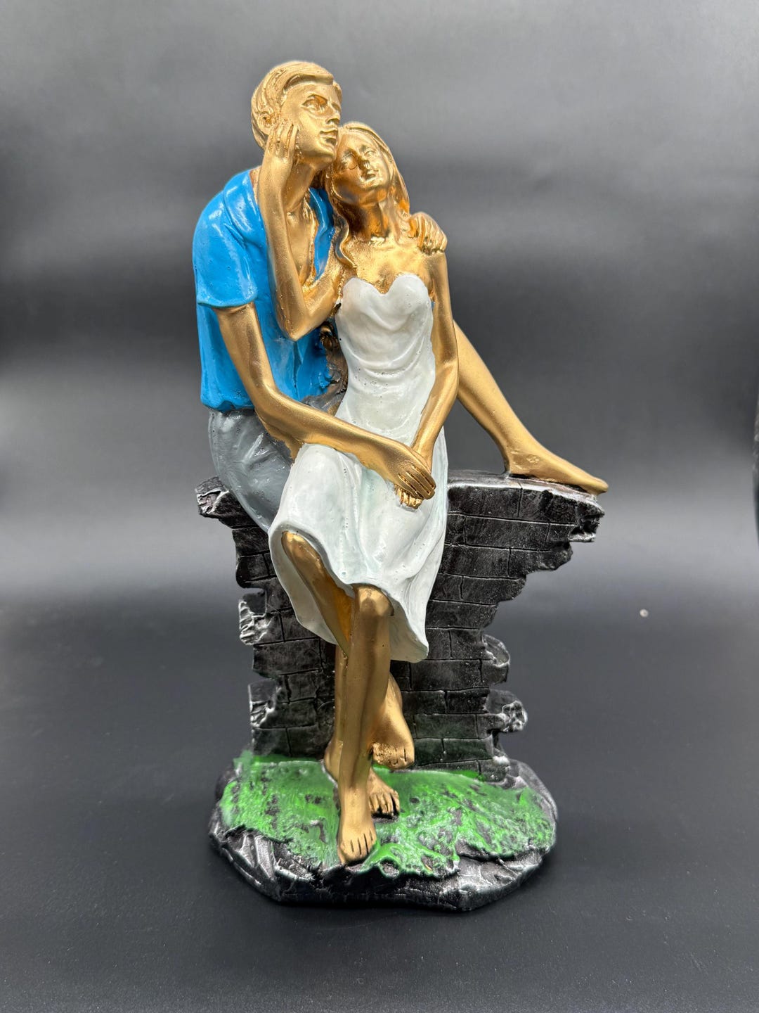 Romantic Couple Sitting Statue, Affectionate Lovers Figurine ...