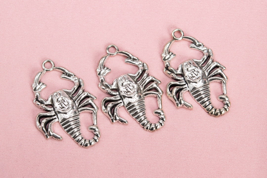 39x25x1mm Scorpion Charm Antique Silver Tone Zinc Alloy Metal Charm 2 ...