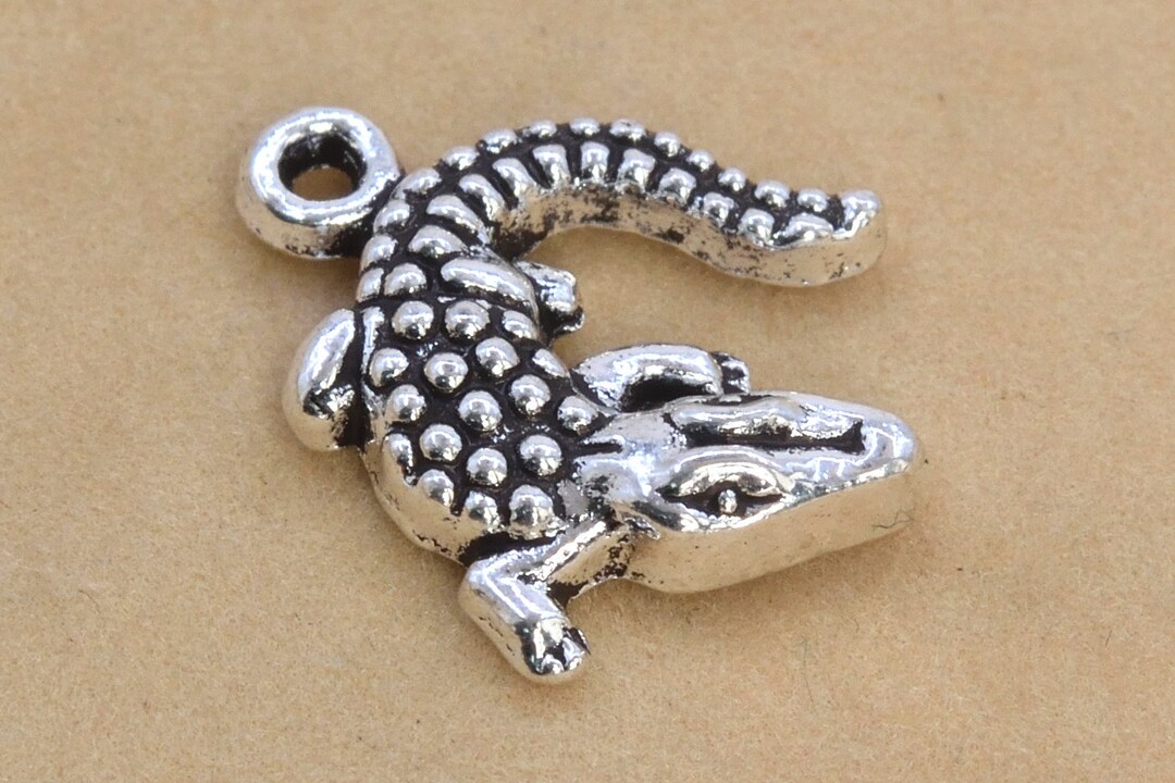 26x16mm Crocodile Charm Antique Tibetan Silver Tone Zinc Alloy Charm 8 ...