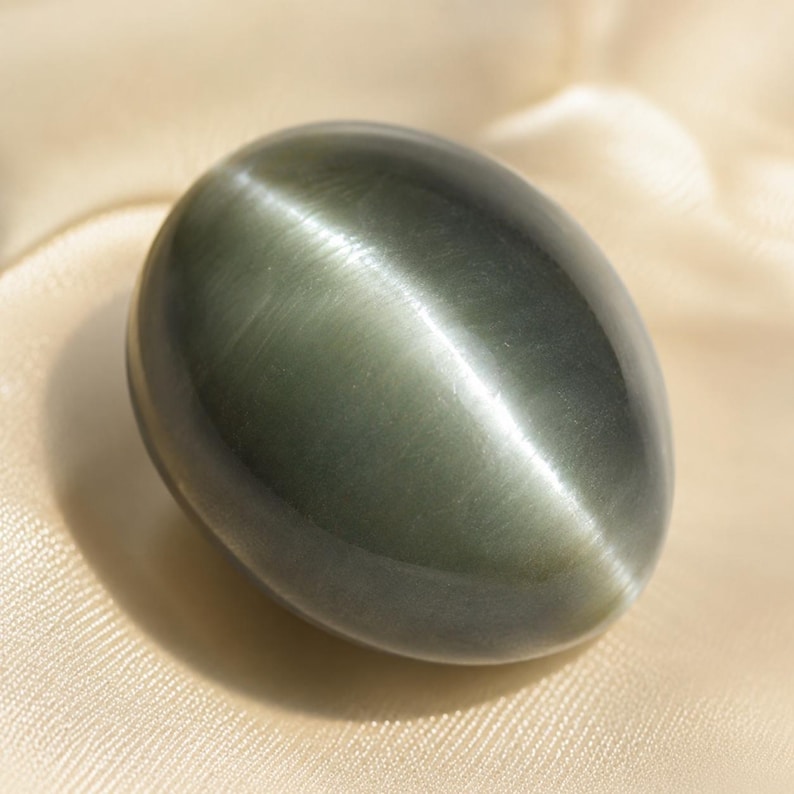 Natural Grey Green Cat’s Eye Lehsunia Gemstone, Ketu Rashi Ratna for ...
