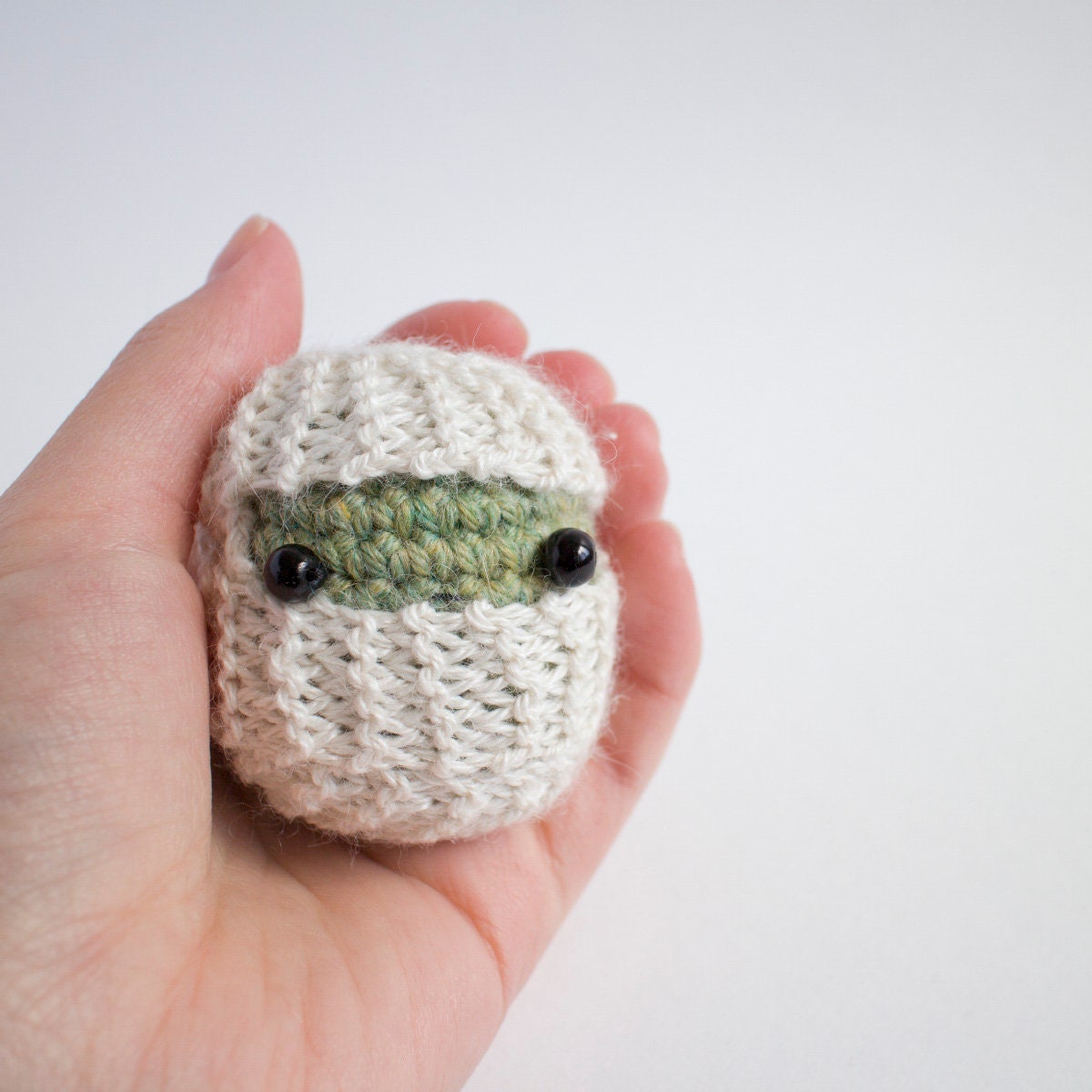 crochet mummy plush - creepy cute halloween amigurumi