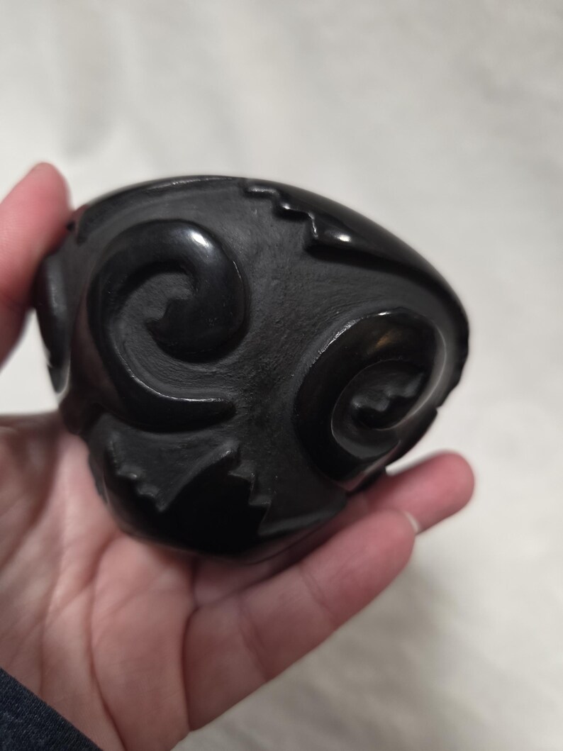 Victor & Naomi Eckleberry Santa Clara Pueblo Black on Black Carved ...