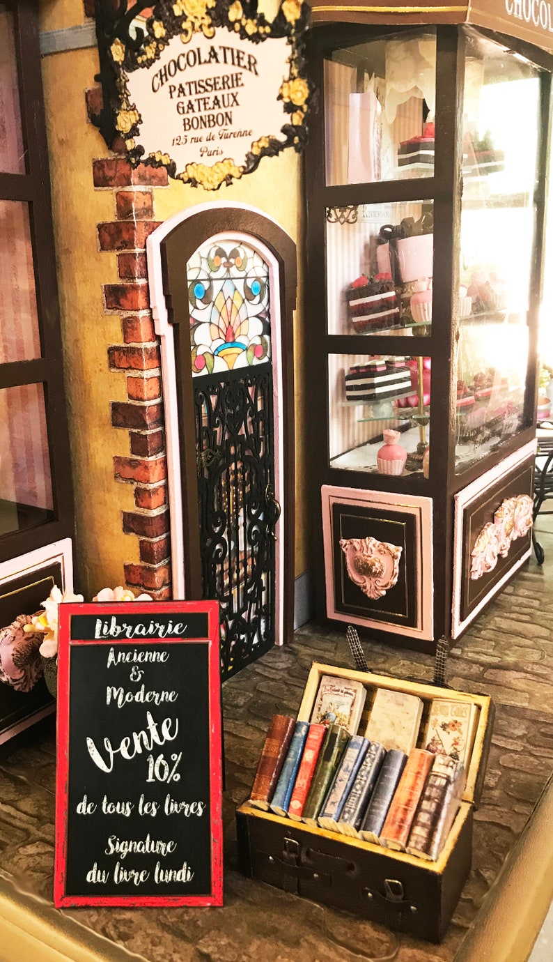 French Bookstore - Vintage - Miniature - Posters Signs Awnings -etc ...