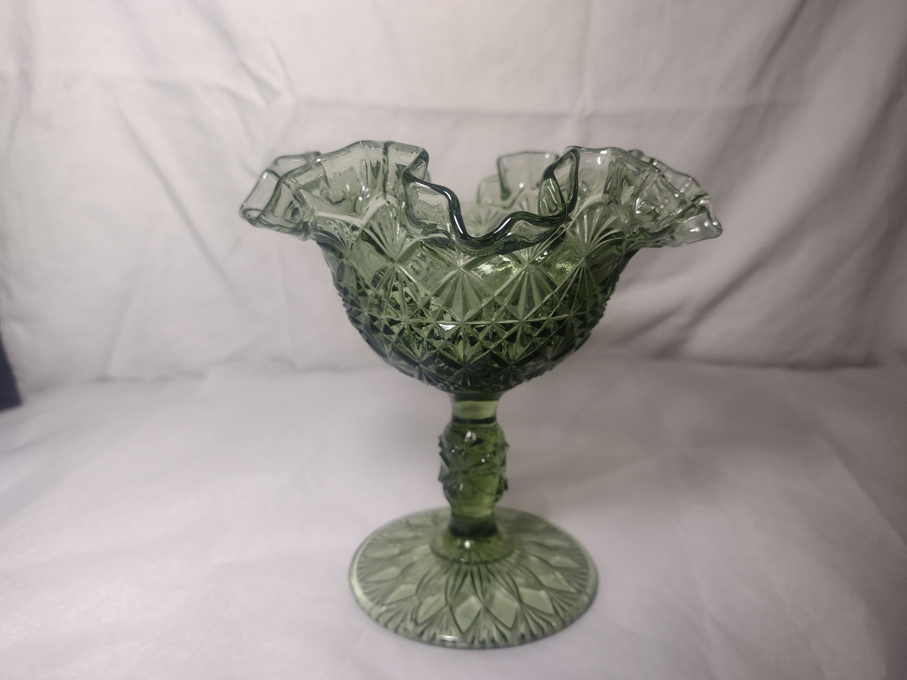 Fenton Colonial Green Olde Virginia Fine Cut and Block Pattern Ruffled ...