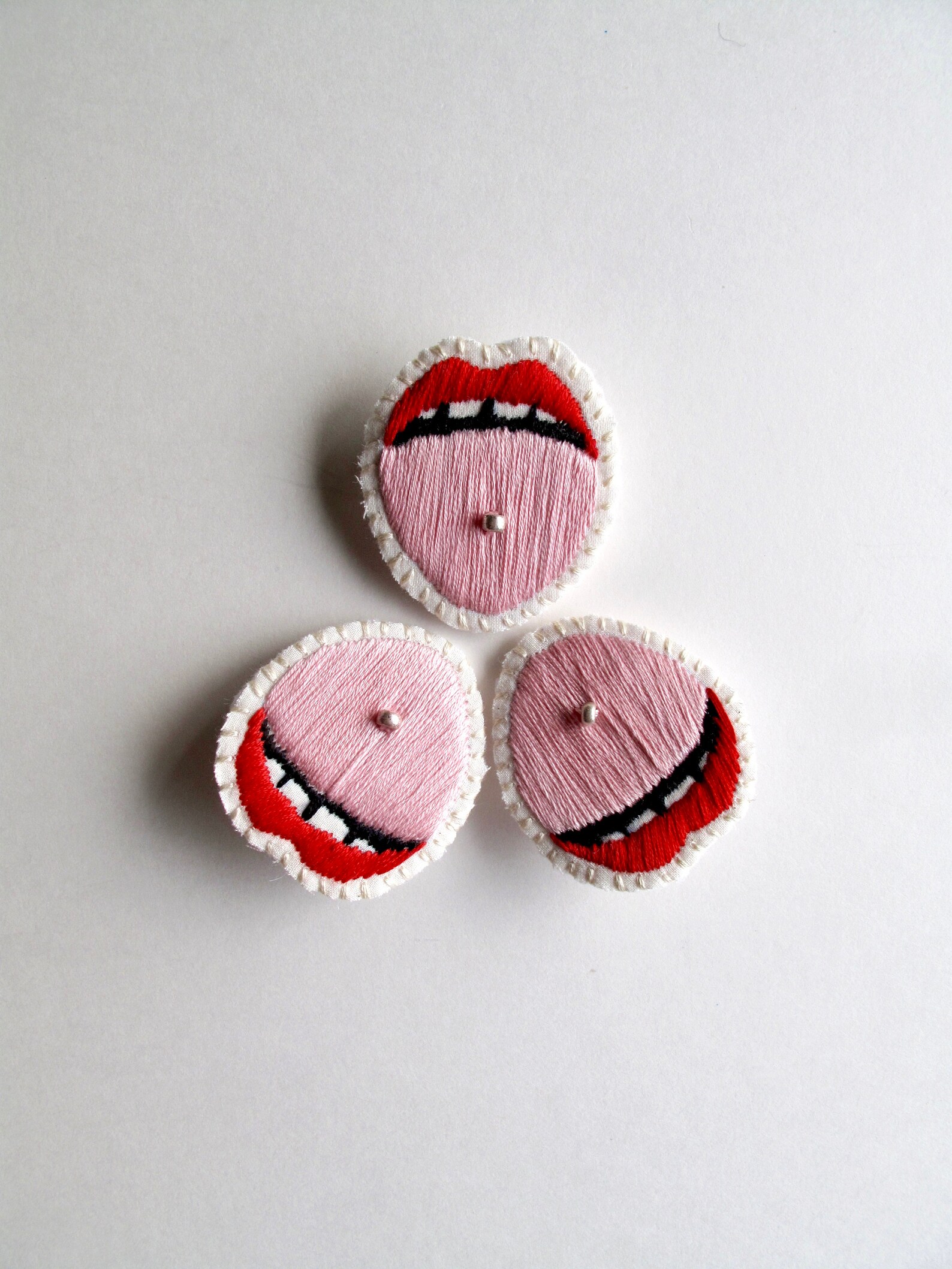 Embroidered Lips Brooch With Tongue in Red and Pink on Cream - Etsy