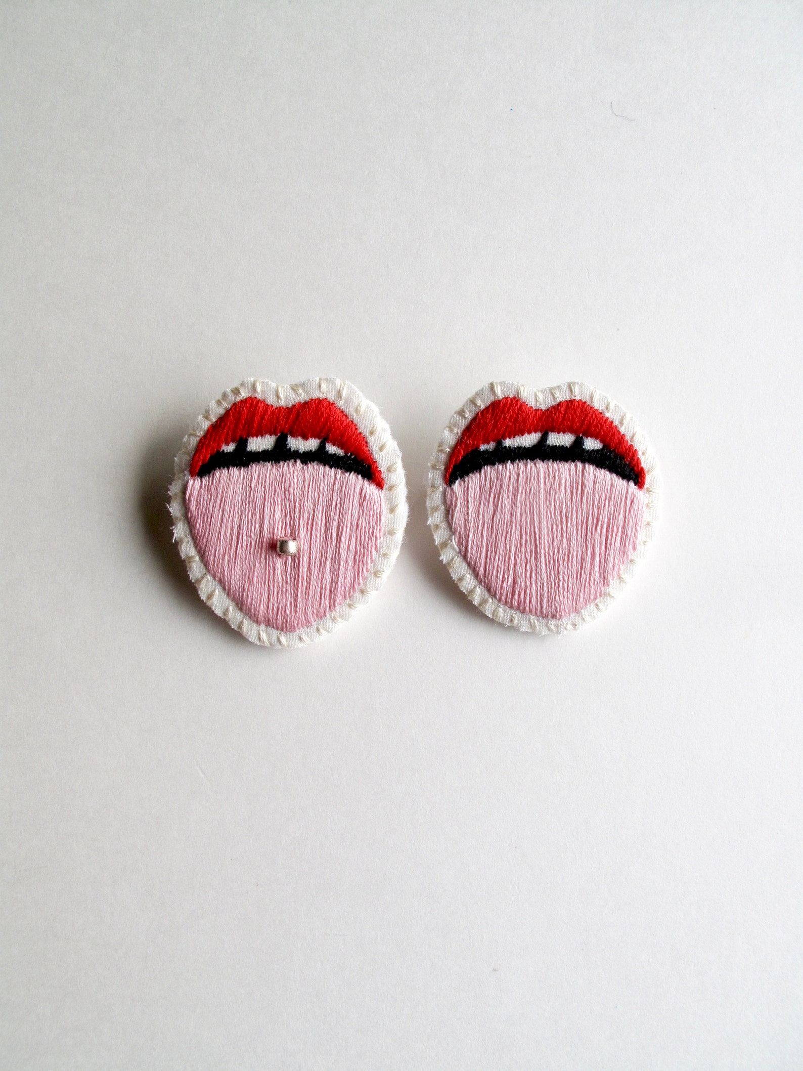Embroidered Lips Brooch With Tongue in Red and Pink on Cream - Etsy