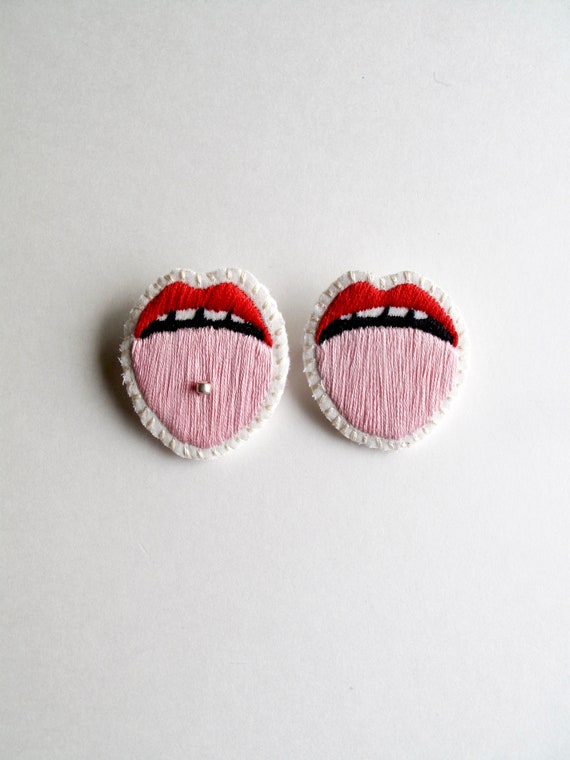 Embroidered Lips Brooch With Tongue in Red and Pink on Cream | Etsy