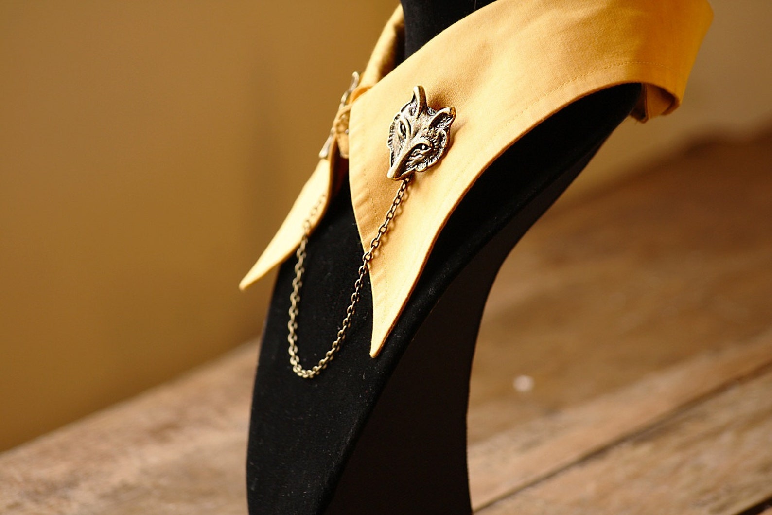 Vintage Style Collar Brooch Wolf in Antique Bronze or Gold - Etsy