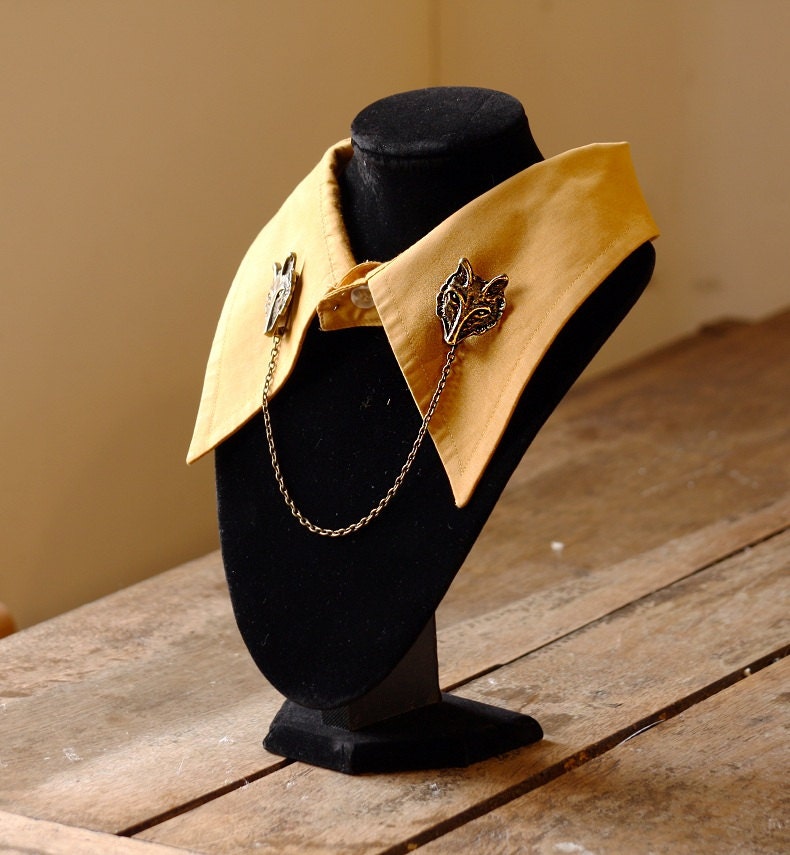 Vintage Style Collar Brooch Wolf in Antique Bronze or Gold - Etsy