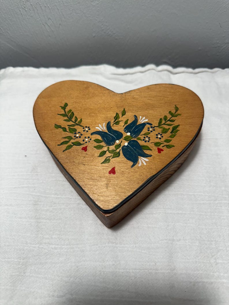 Wooden Heart Shaped Hand Painted Trinket Box. Folk Floral Jewelry ...