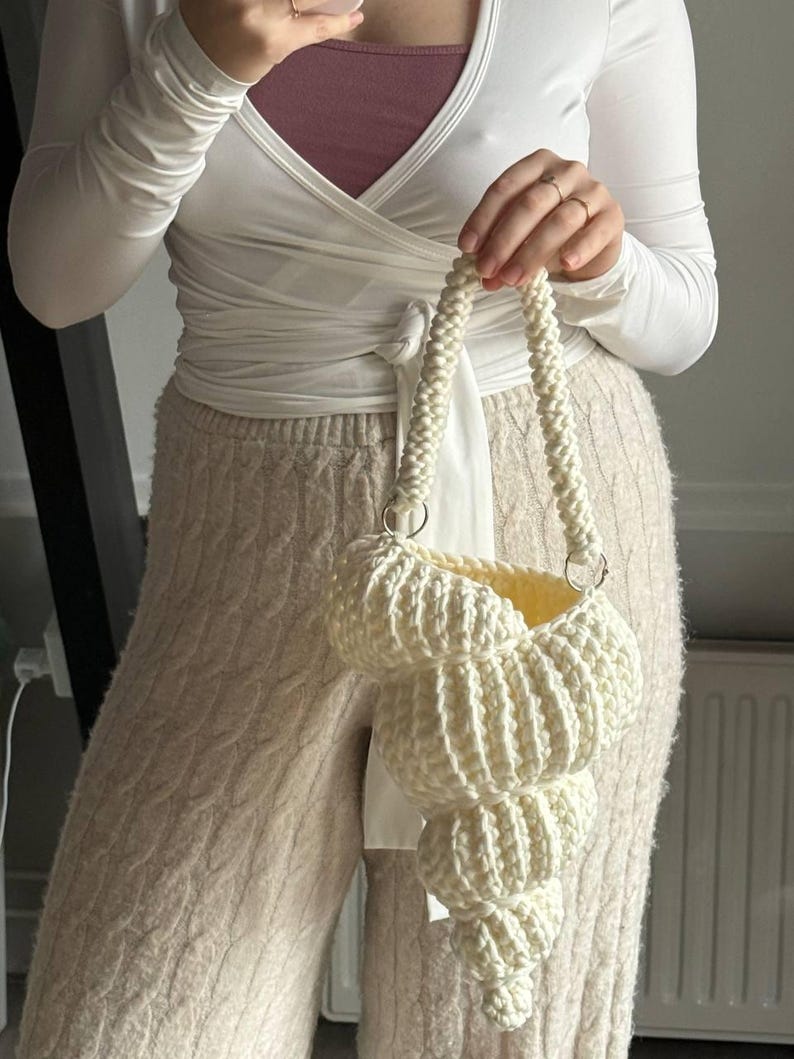 Crochet Shell Bag Pattern, Spiral Seashell Handbag, Summer Beach Tote ...