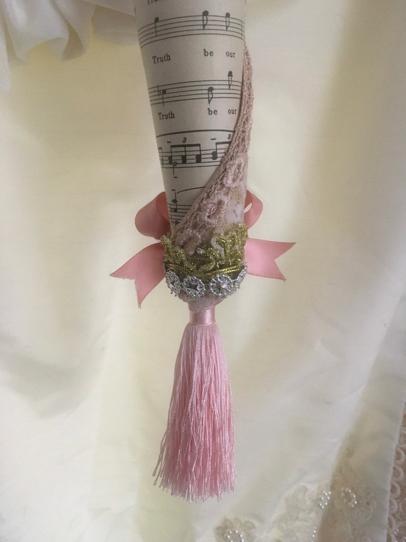 Victorian Christmas Tussie Mussie French Style Paper Cone - Etsy