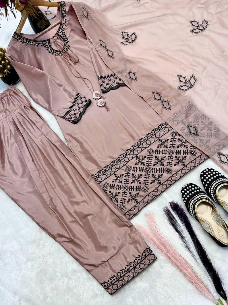 Light Pink Color Farsi Salwar Suit Set, Crepe Silk Pakistani Suit ...